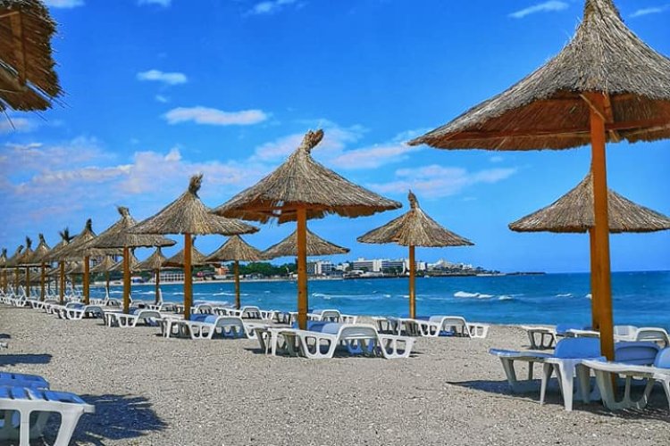 Peste 1.000 de camere în 7 hoteluri de pe litoral sunt disponibile spre ...